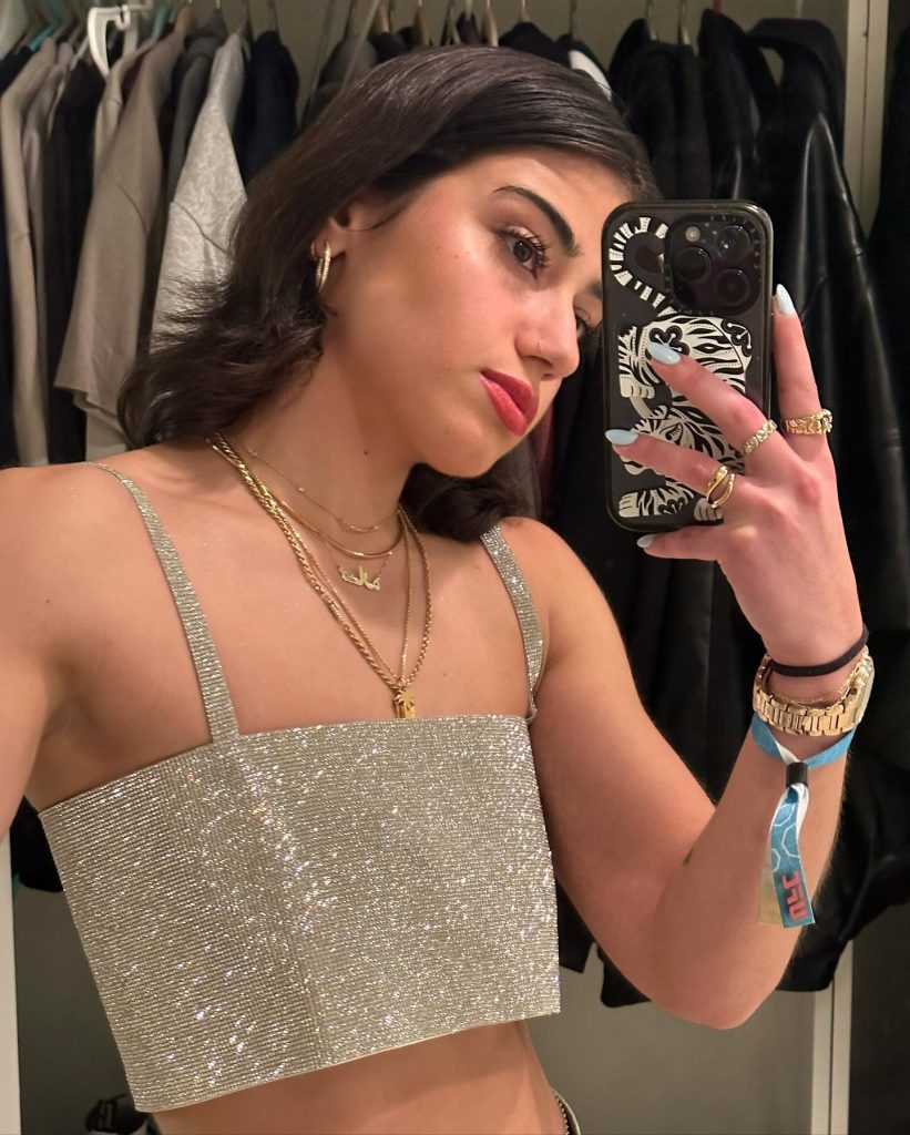 Who is Sara Saffari? Age, Career, Family, Net Worth, Height Bio 2024 ...